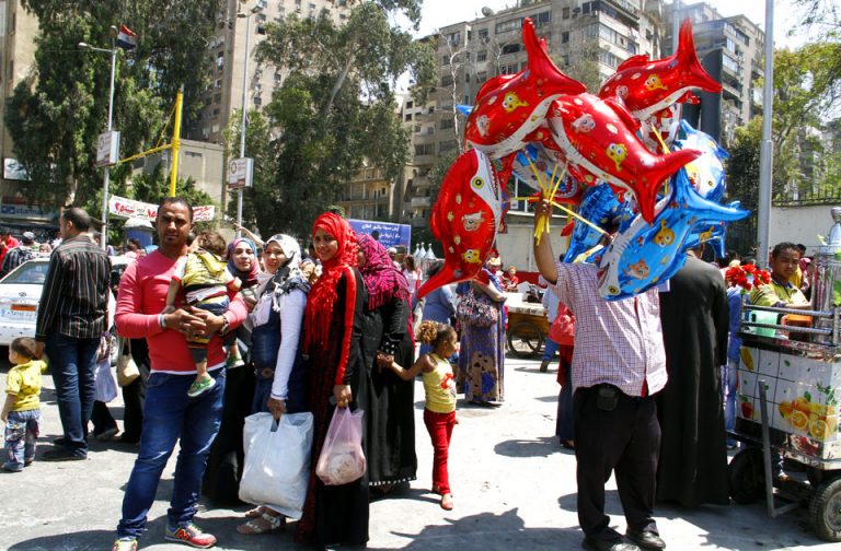 In Photos: Egyptians Celebrate Sham El-Nessim | Egyptian Streets