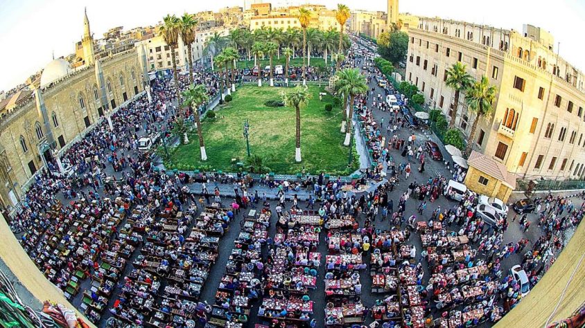 Ramadan in El-Hussein: A Long-Standing Tradition | Egyptian Streets