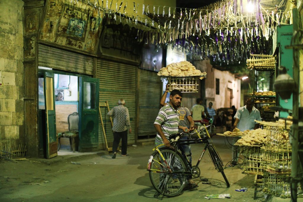 35 Photos Exposing the Beauty of Cairo at Night | Egyptian Streets