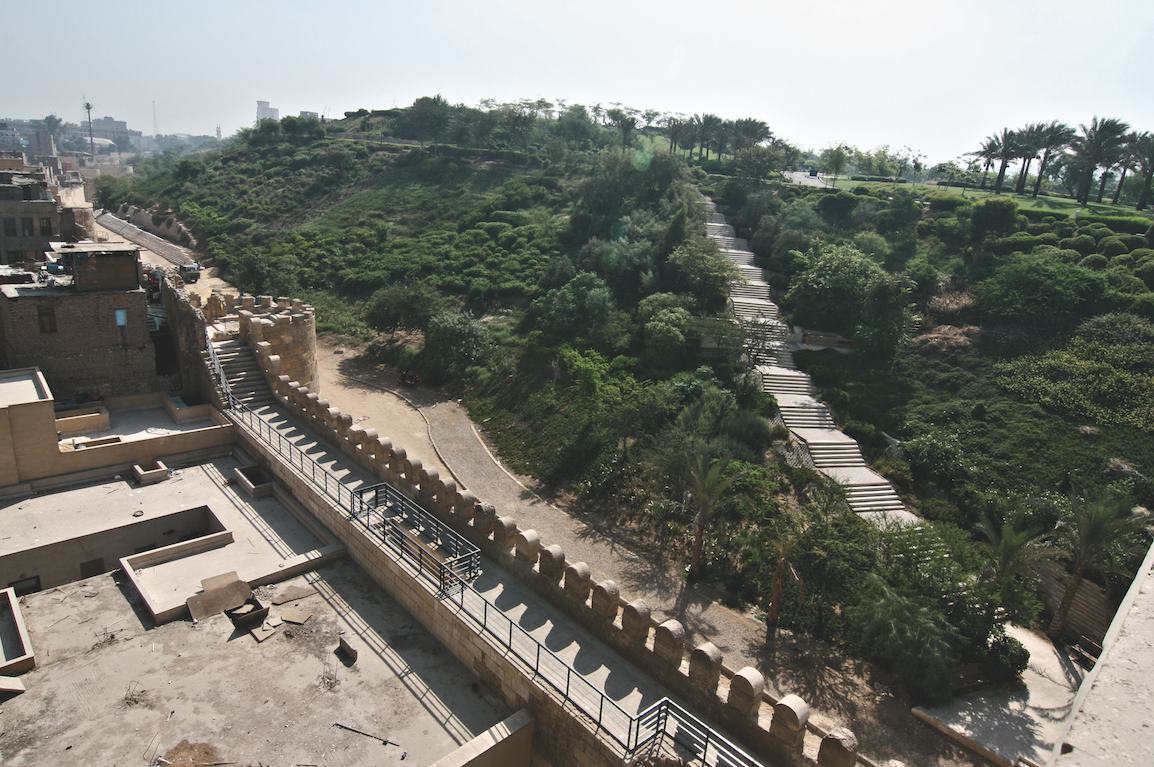 From Gated City to Gated Communities: Evolution of Cairo’s Walls ...
