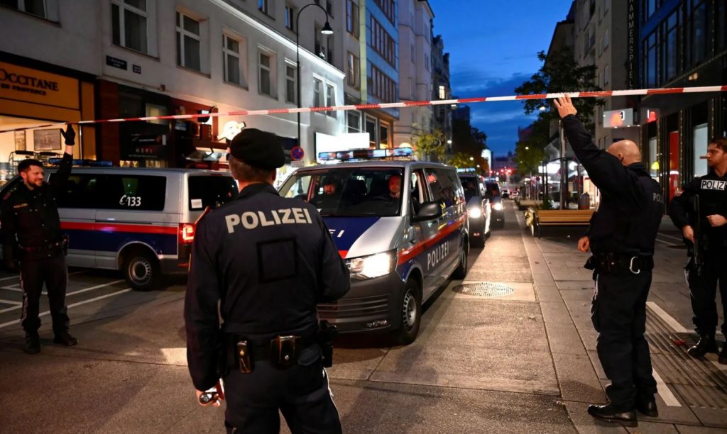 ‘ISIS Sympathizer’ Kills Three in Vienna Terrorist Attack | Egyptian ...