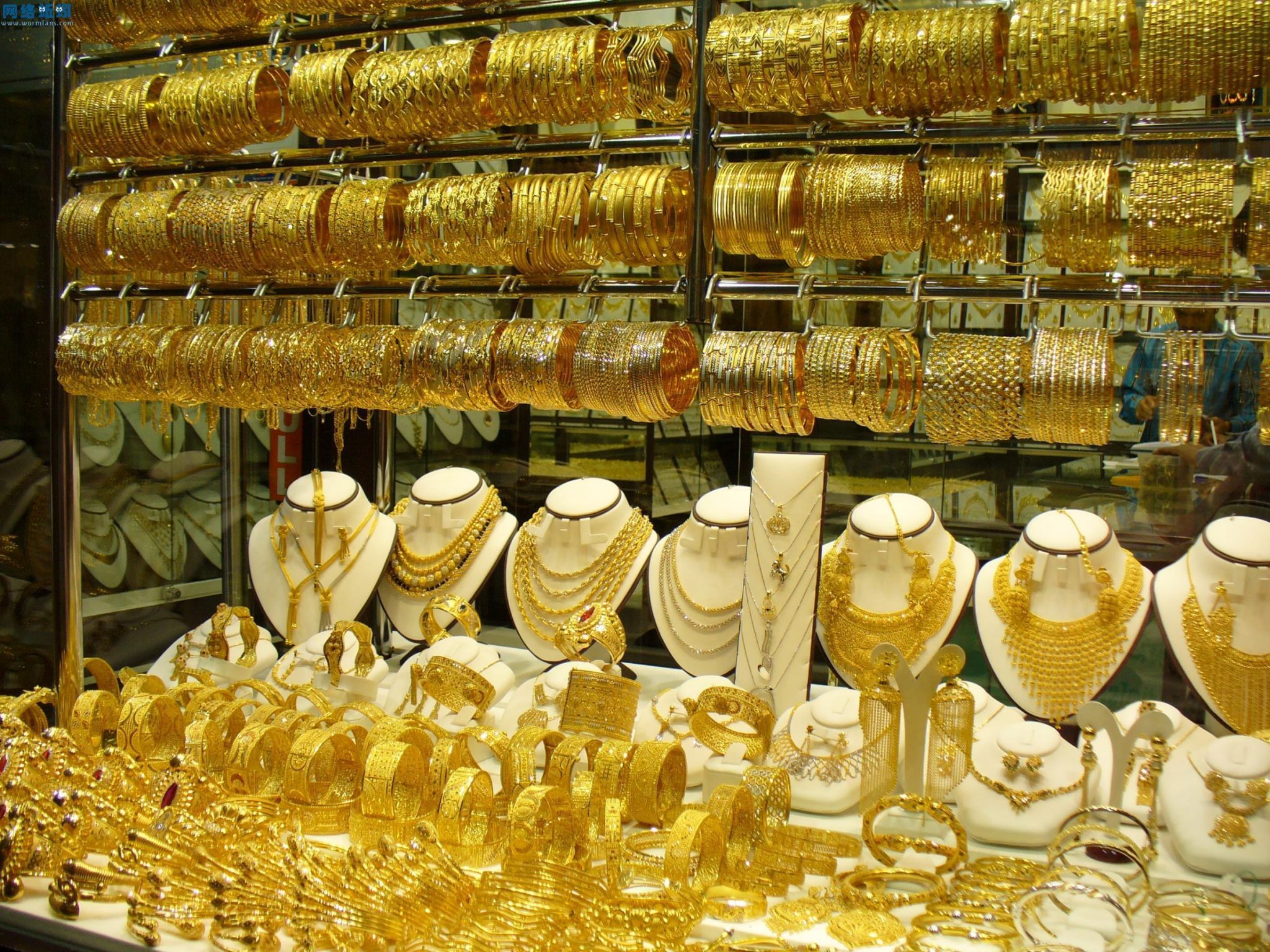 Egypt s Gold Market Experiences Turbulence With Record Breaking Prices egypt-s-gold-market-experiences-turbulence-with-record-breaking-prices